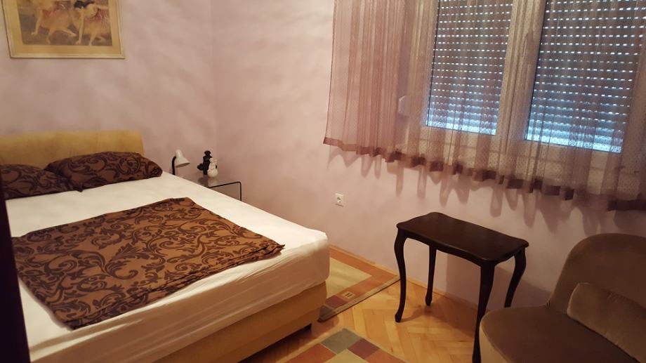 Stan: Split,Meje, 104 m2,vrt,terasa,garaža,parkirng,na duži period ...