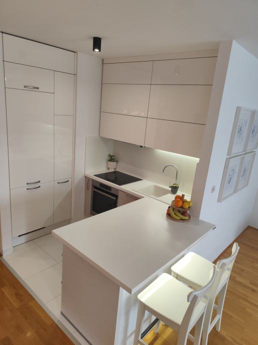 Stan: Split, Brda, 75.00 m2, trosoban stan sa garažnim parking mjestom ...