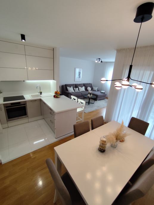 Stan: Split, Brda, 75.00 m2, trosoban stan sa garažnim parking mjestom ...