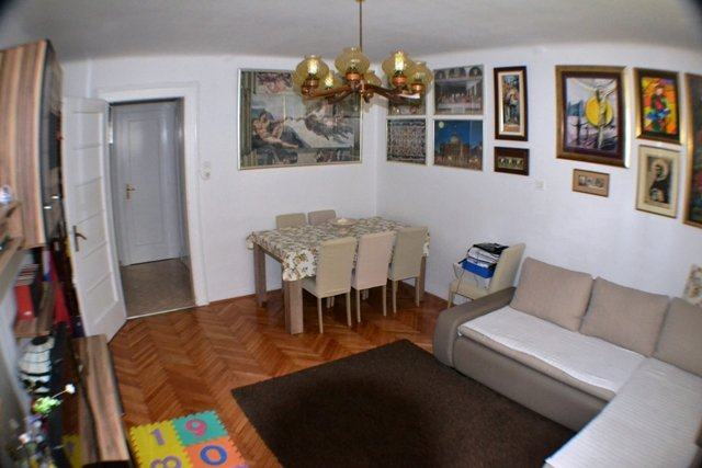 Stan - Split - Centar 92 m2 RENOVIRAN (prodaja)