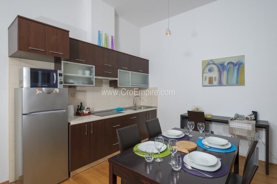 Stan: Split, Centar, Dioklecijanova palača, 45 m2 (iznajmljivanje)