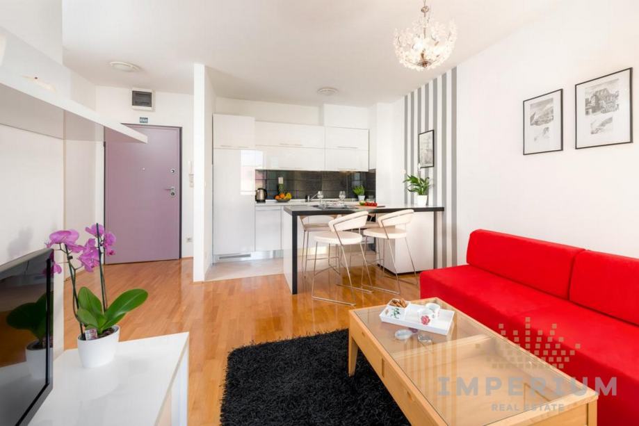 Stan: Split, CENTAR, DO LJETA!!! (iznajmljivanje)