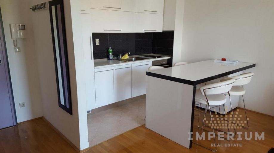 Stan: Split, CENTAR, DO LJETA!!! (iznajmljivanje)