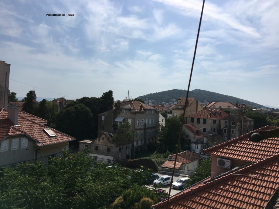 Stan Split centar manuš 110m2 izvrsna lokacija, potrebna adaptacija ...