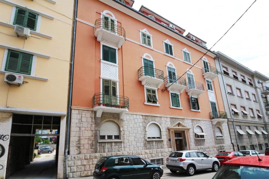 Stan: Split, Centar (Manuš), trosoban 77 m2, vis. prizemlje, dugoročno ...