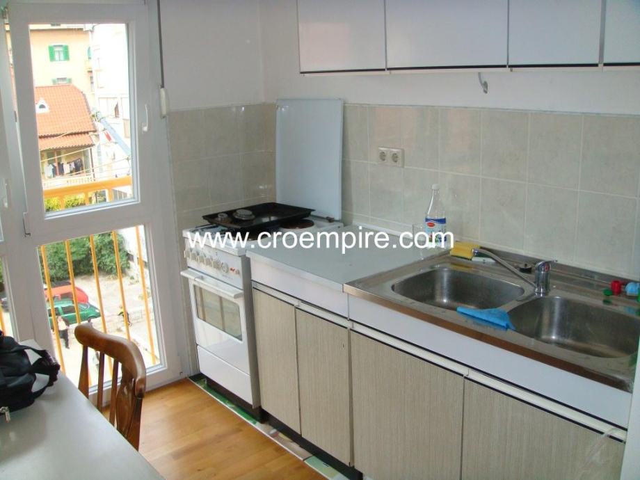 Stan: Split,Grad 30 m2 (iznajmljivanje)