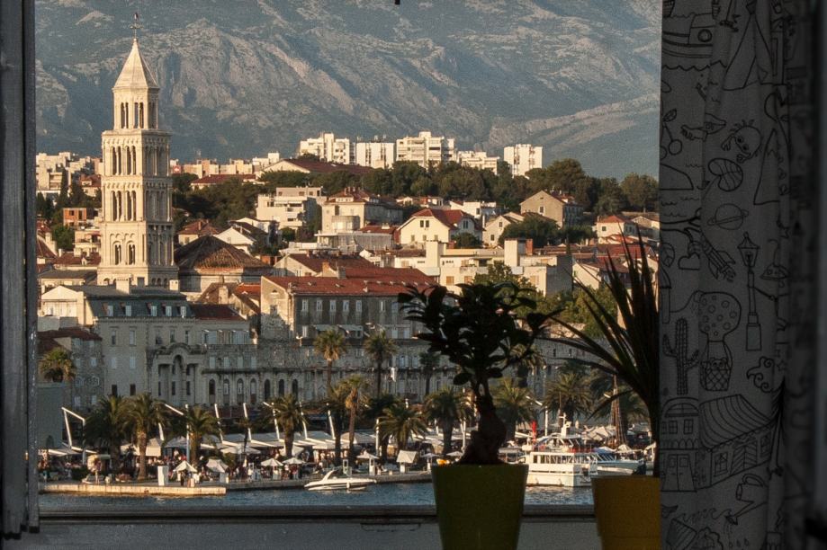 Stan: Split,Zapadna obala 130 m2-320.000 eura (prodaja)