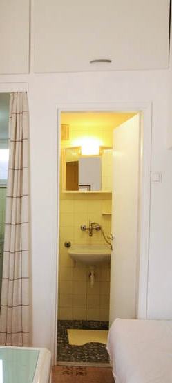 Garsonjera-novo-opremljeno: 150 EUR. Solin-Vranjic, 18m2 (1-2 osobe ...