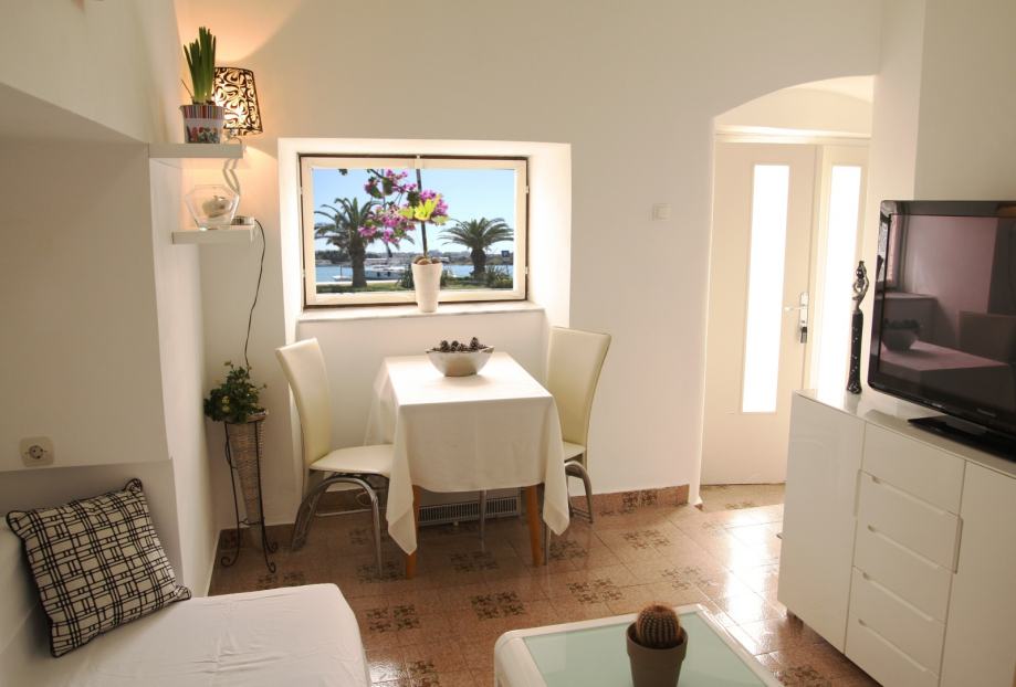 Garsonjera-novo-opremljeno: 150 EUR. Solin-Vranjic, 18m2 (1-2 osobe ...