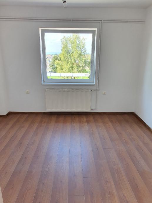 Vrbovec,četverosobni stan 122 m2 (prodaja)