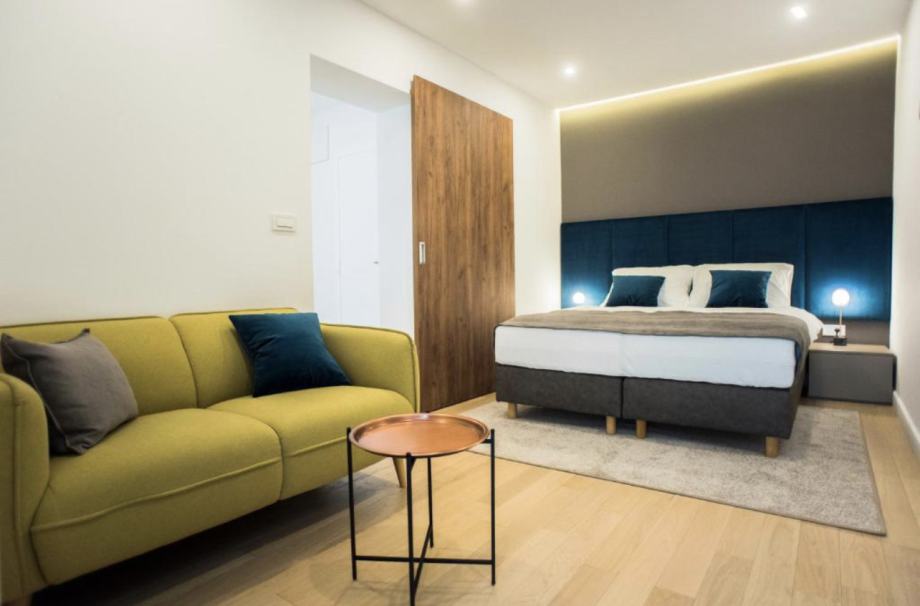 Stan: Zagreb , Cvjetni trg, moderna garsonjera u strogom centru ...