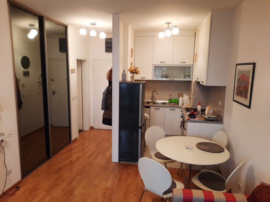 Centar, Grada Mainza, 2 sob + spremište + garažno mjesto (iznajmljivanje)