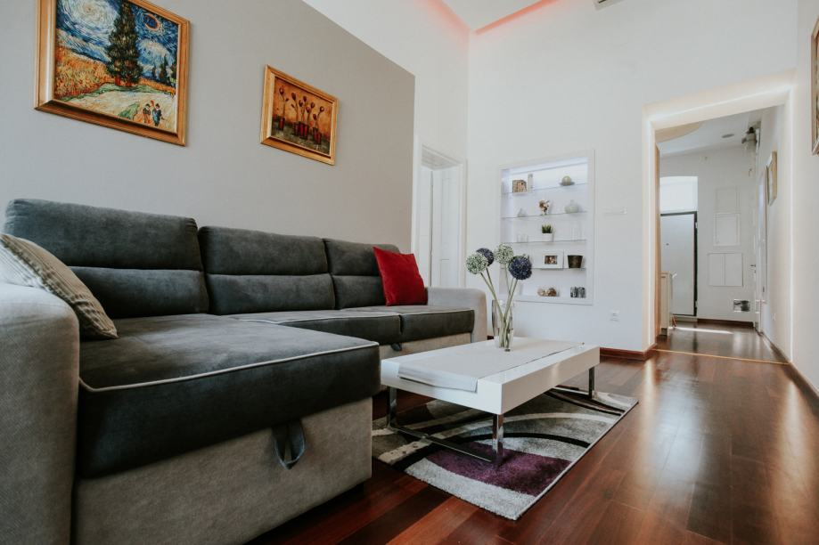 Stan: Zagreb (Donji grad),centar, cvjetni trg, preradovićeva 2 (prodaja)