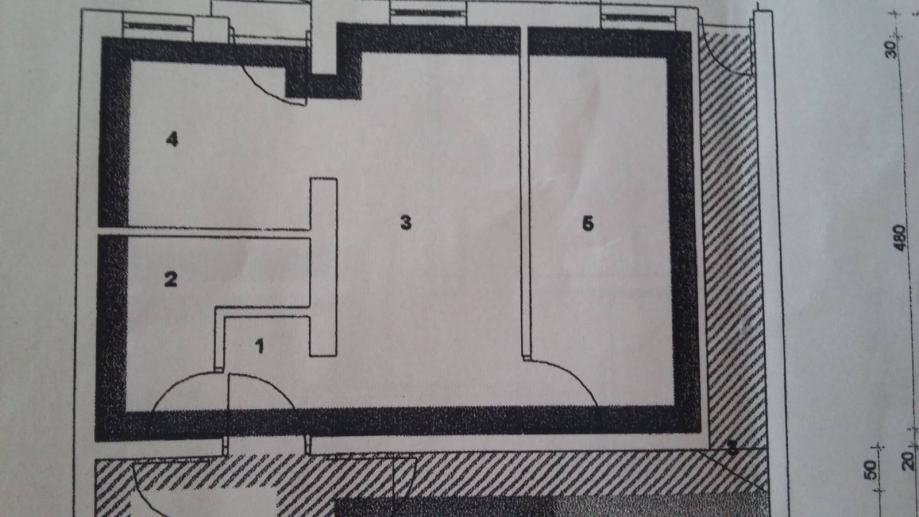 DUBRAVA, ULICA TRUTINA, 2 SOBNI, 33 M2, ZA UREDITI (prodaja)