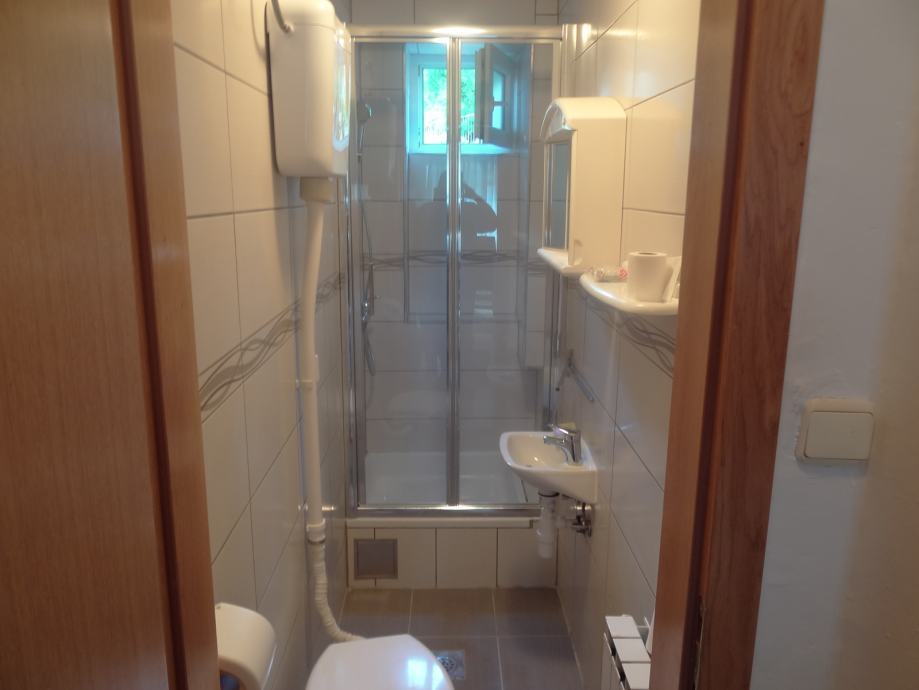 Najam, 33 m2 u blizini fakul. MEDICINE, PMF-a,EKONOMIJE,ŠUMARSKI ...