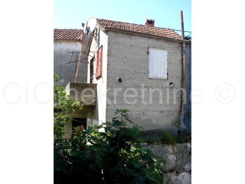 Stara kuca za adaptaciju, Trogir, Čiovo (prodaja)