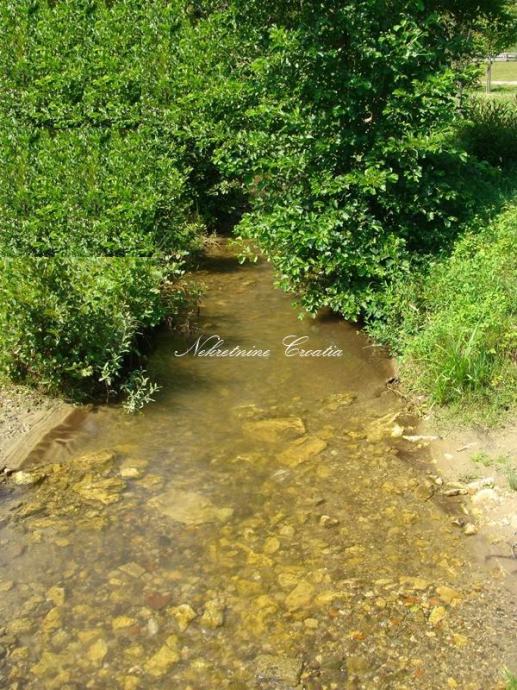 IVANEČKA ŽELJEZNICA: starija kuća kraj potoka (prodaja)