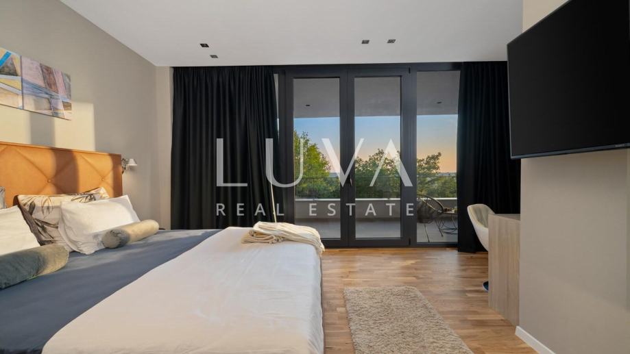 Šterna, Buje, Istra, moderna luksuzna vila s bazenom na prodaju (prodaja)