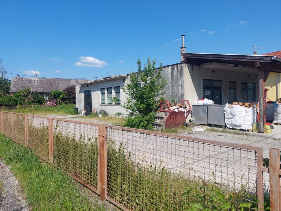 Super prilika za investitore - teren i gradjevina s dozvolom za 2. kat