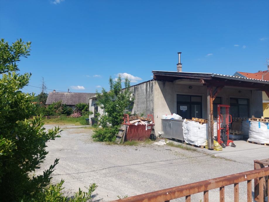 Super prilika za investitore - teren i gradjevina s dozvolom za 2. kat