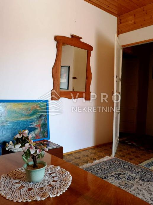 Supetar, Brač, Centar, kuća za 6 osoba, 100 m od mora! (iznajmljivanje)