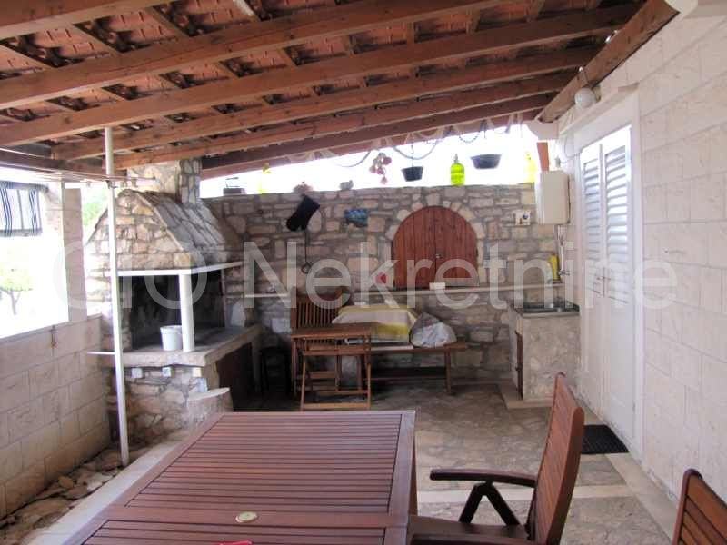 Supetar, obiteljska kuća, prodaja (prodaja)