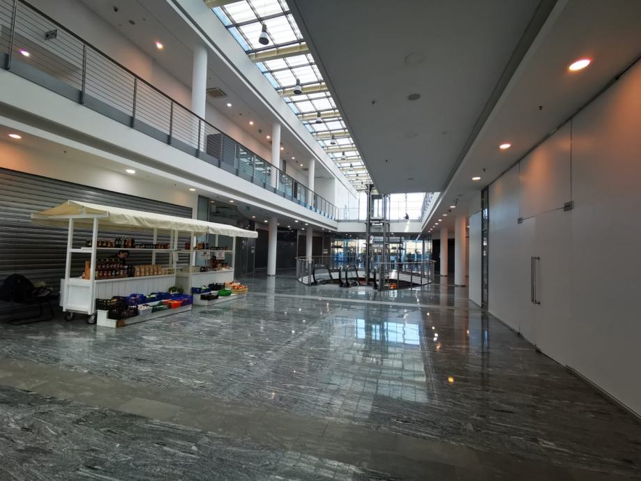 Sveta Nedelja/ Hoto centar / Poslovni prostori (iznajmljivanje)