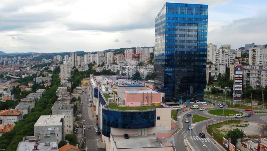 TOWER CENTAR - prodaja atraktivne trgovine ! (prodaja)
