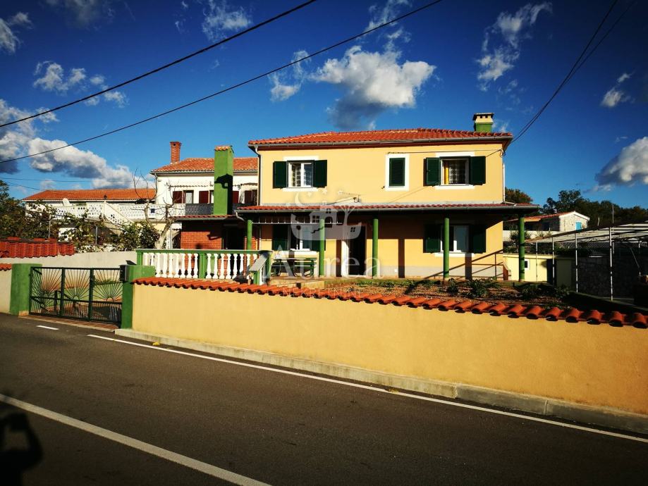 Tradicionalna primorska kuća sa vrtom, Barušići, Malinska (prodaja)