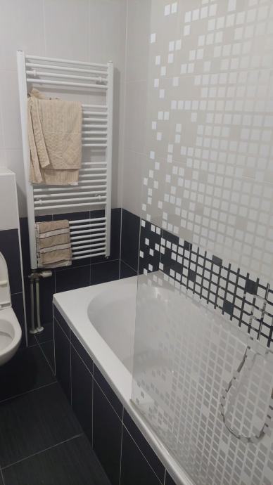 Tražim cimera/icu - prazan stan