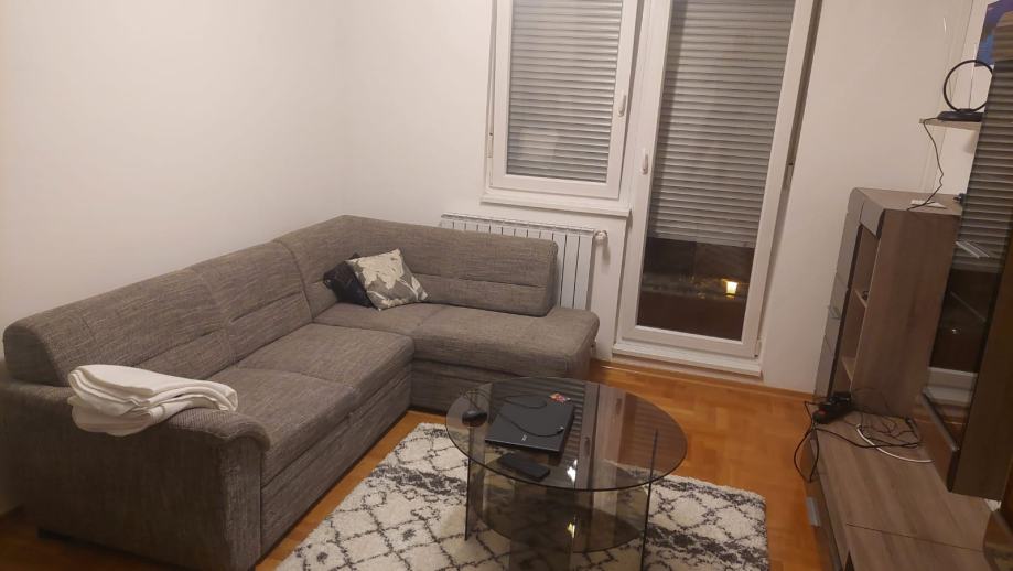 Tražim cimera/icu - prazan stan