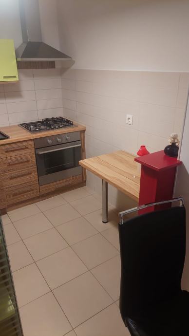 Tražim cimera/icu - prazan stan