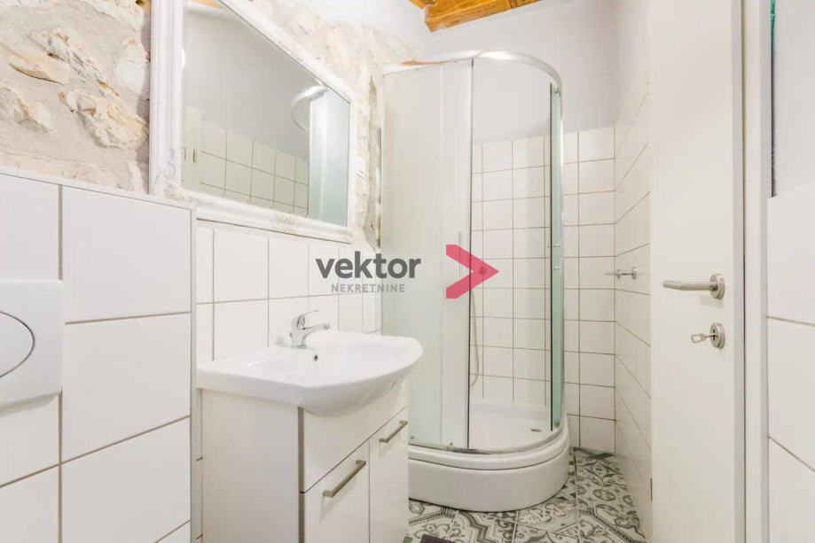 Tribalj, adaptirana kamena kuća (prodaja)