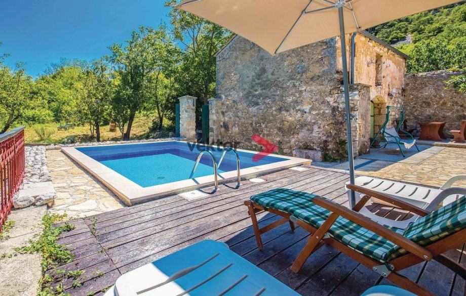 Tribalj, autohtona kuća s bazenom (prodaja)