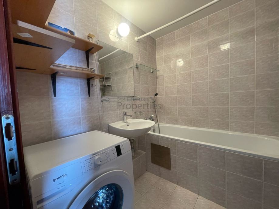 TRNJE (Vladimira Preloga) - LIJEPA I SVIJETLA GARSONiJERA 42m2 ...