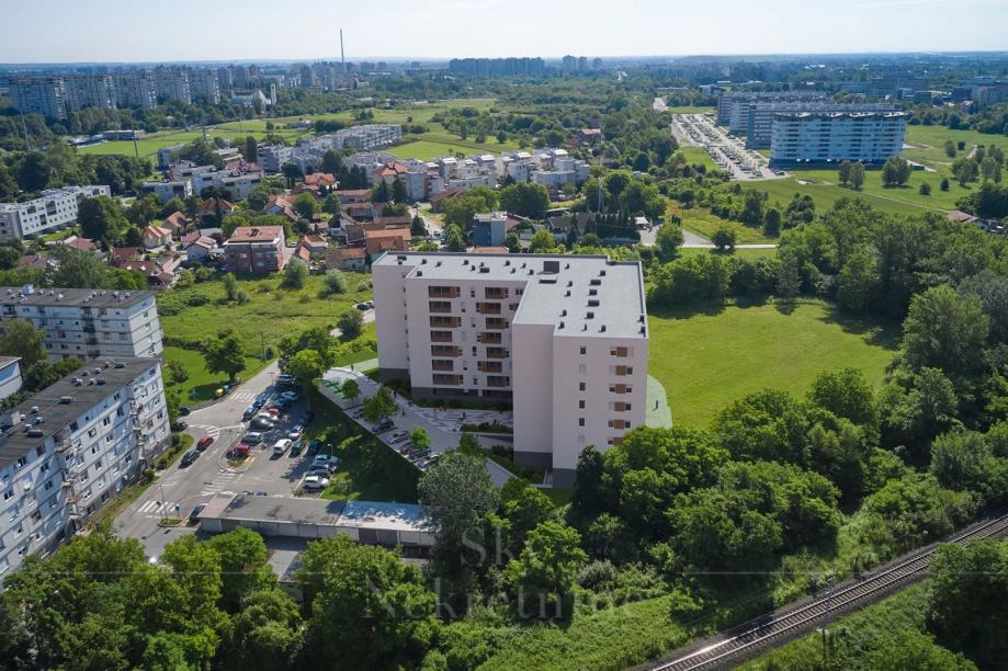 TRNSKO, trosoban stan, novogradnja, odlična lokacija (prodaja)
