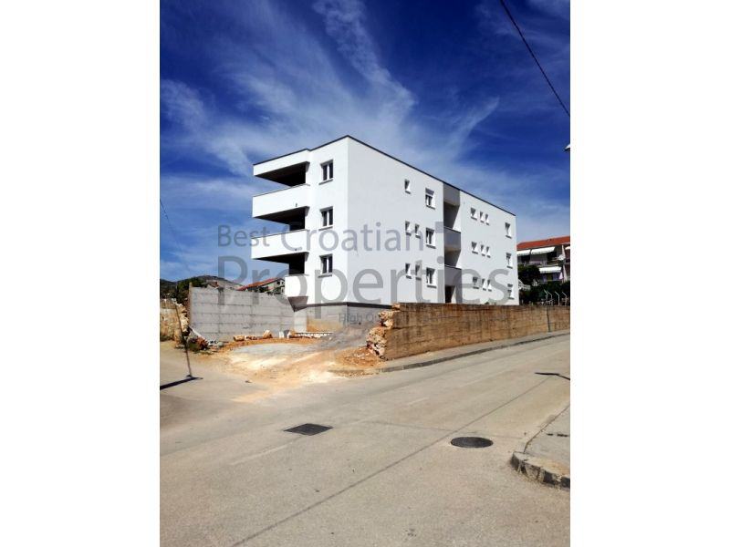 TROGIR (Rimski put) - Novogradnja, atraktivna lokacija (prodaja)