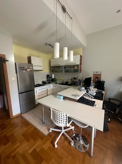 Trokut XIV stan 48m2 + PM 12m2 (prodaja)