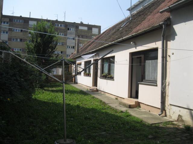 TROSOBAN DVORIŠNI STAN 73m2 - CENTAR, J.J. STROSSMAYERA (prodaja)