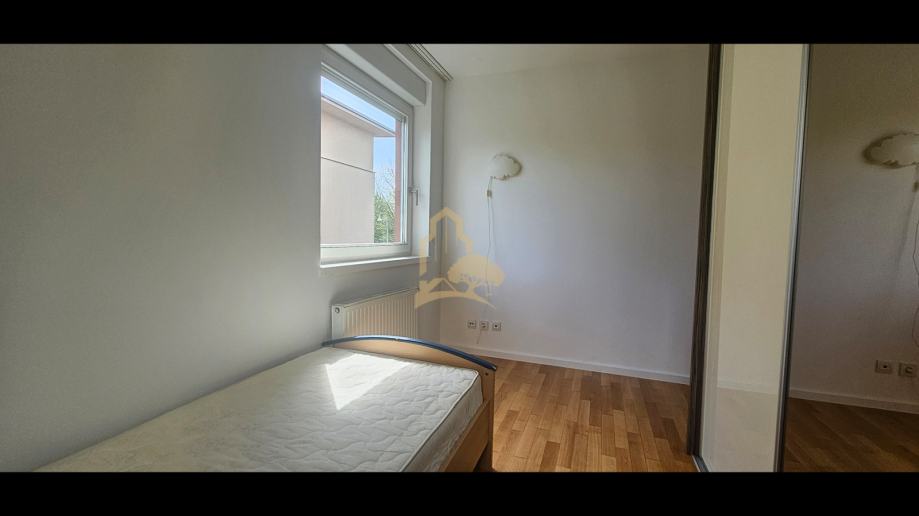 Trosoban svijetli stan, 70 m2, Hoto vile (prodaja)