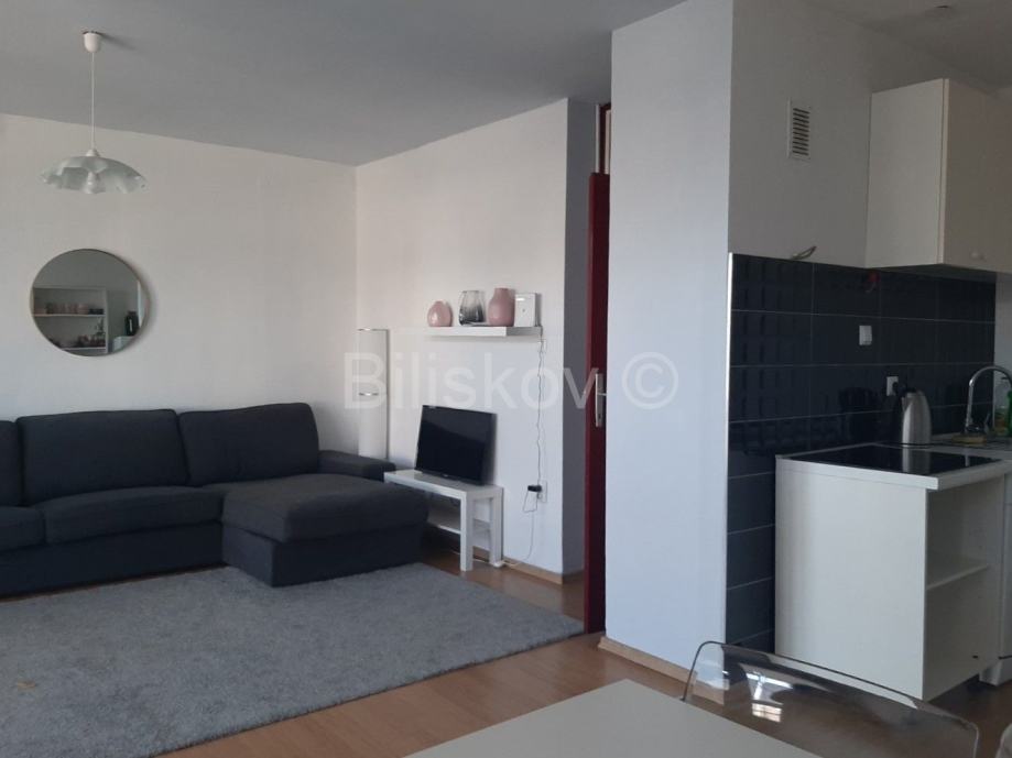 Trstenik, Split, dugoročan najam (iznajmljivanje)