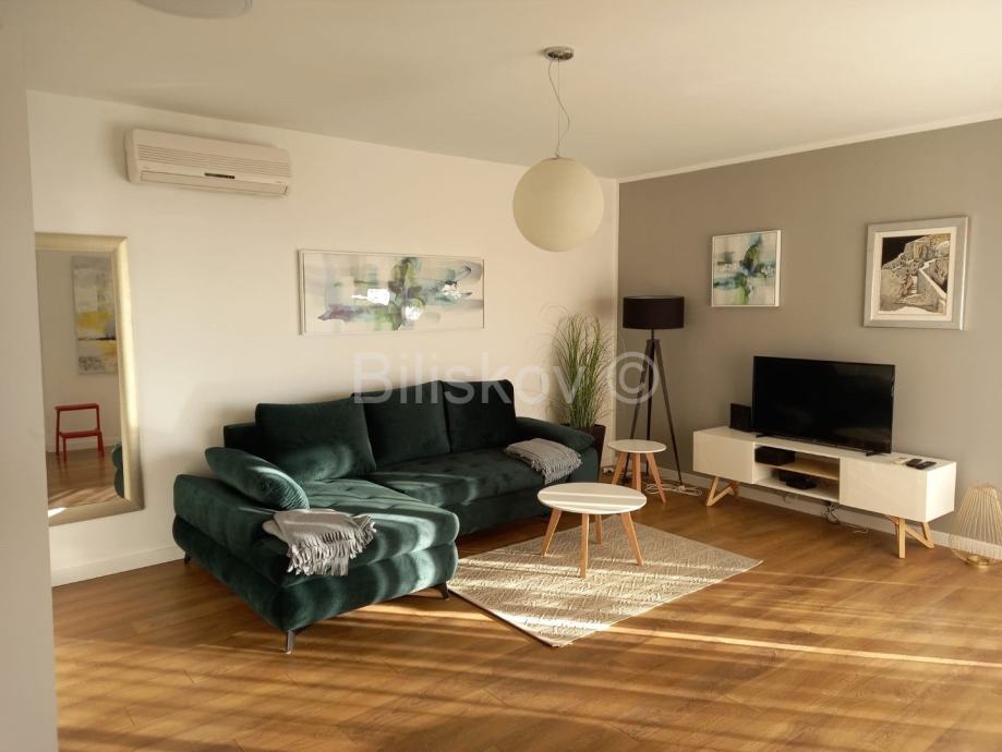 Trstenik Split novouređen najam pogled na more (iznajmljivanje)