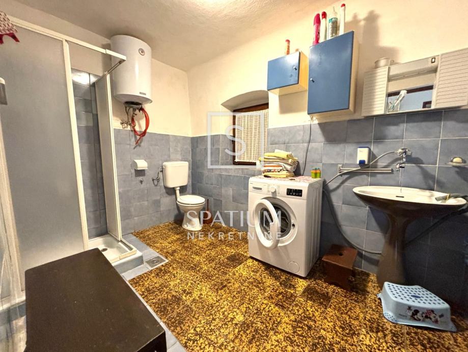 TURKE, SAMO KOD NAS, KUĆA S OKUĆNICOM NA 100 m OD RIJEKE KUPE (prodaja)