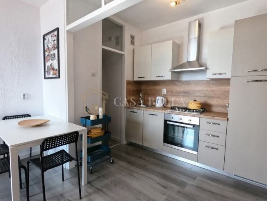 Turnić, Rijeka- 3S+ DB, 75m2, balkon (prodaja)