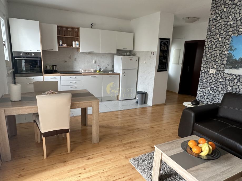 ***Two-bedroom apartment 72m2, March 1st- near Campus*** (iznajmljivanje)
