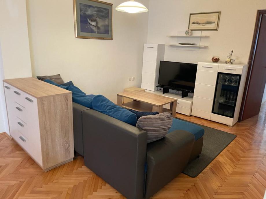 Ugodan četverosoban stan, 65 m2, Špansko (prodaja)