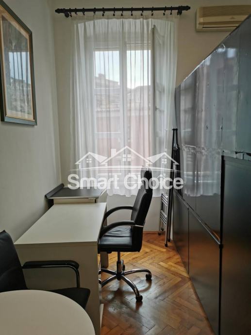 Ured u centru grada (iznajmljivanje)