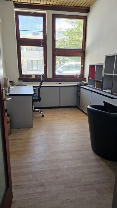 ured (iznajmljivanje)