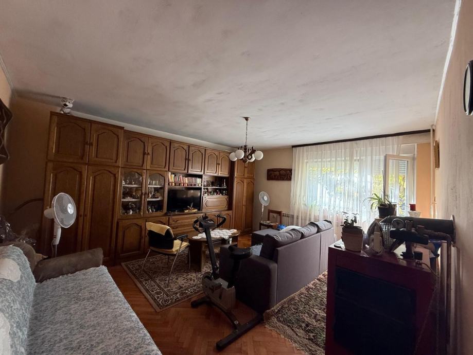 VELIKA GORICA-CENTAR, kuća sa 3 stana (prodaja)