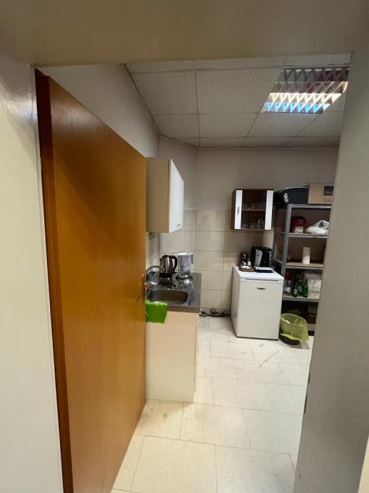 Veliki poslovni prostor, 90m2 - Vukovarska ulica (prodaja)